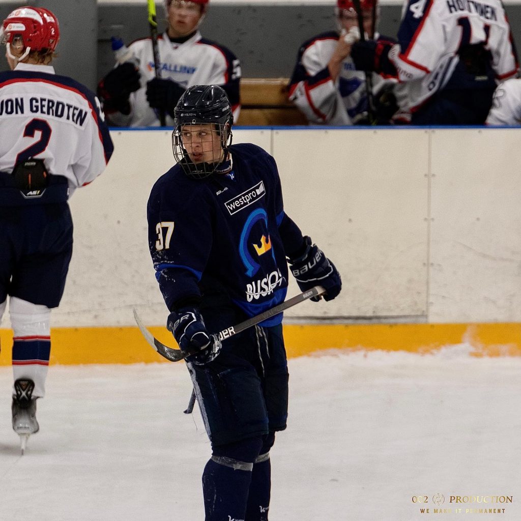 Biography – MAKS PERCIC, promising young hockey player